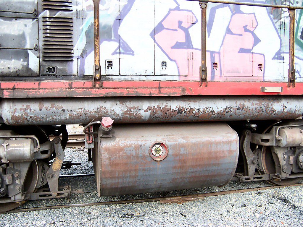 UPY 1144 fuel tank detail